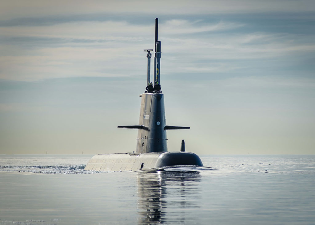 HF fast tuning submarine antenna system, 1.8-30 MHz - Eylex